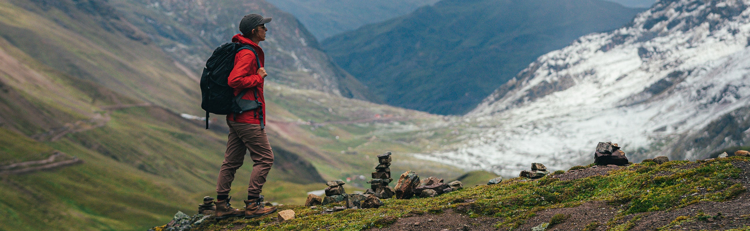 Understanding Proper Hiking Etiquette: Who Has the Right of Way on Tra ...
